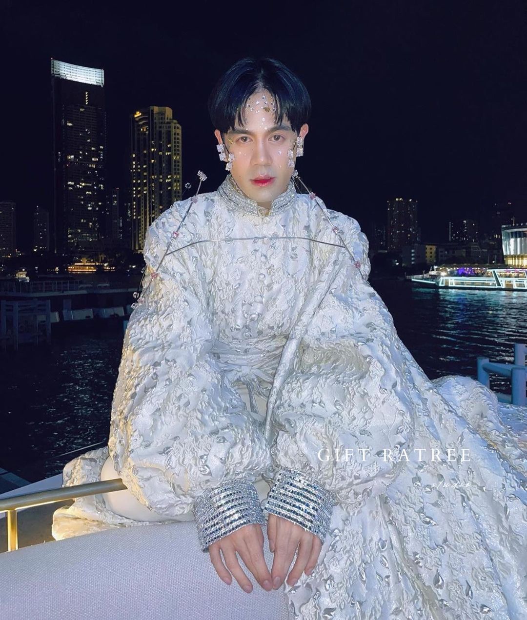 ชุดเทศกาลจีน – GIFT RATREE-Studio